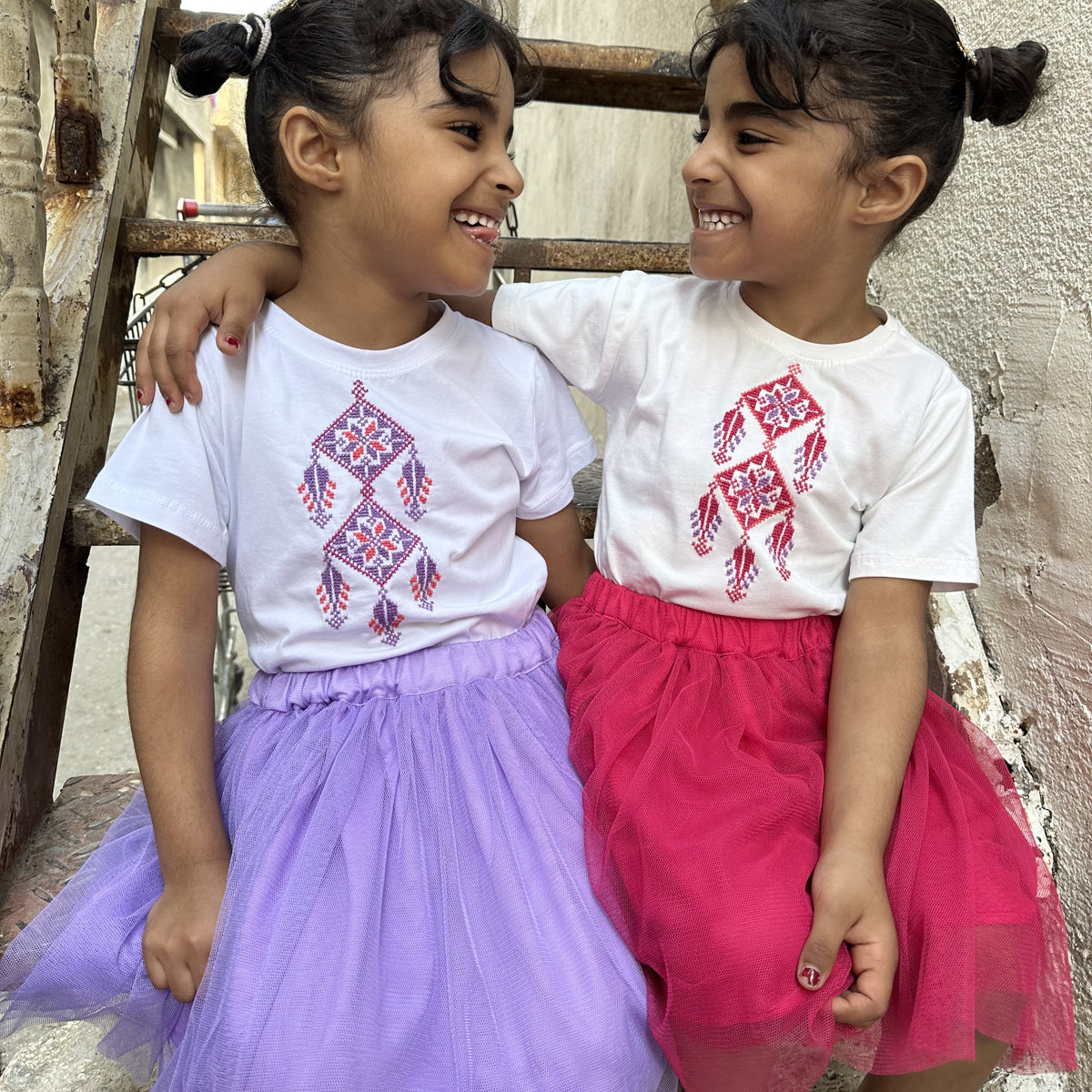 Maen Design In Purple And Fushia – Khoyoot Initiative